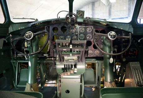 Boeing B-17 Flying Fortress: Photos, History, Specification