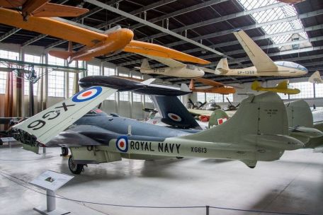 de Havilland DH.112 Sea Venom: Photos, History, Specification